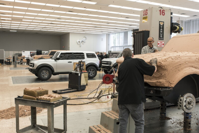 FORD BRONCO, DESIGNED FOR ADVENTURE - Auto&Design