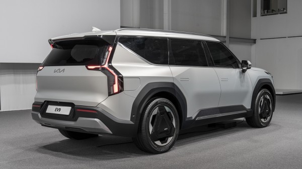 KIA EV9, SETTE POSTI DAL FUTURO (GALLERY) - Auto&Design