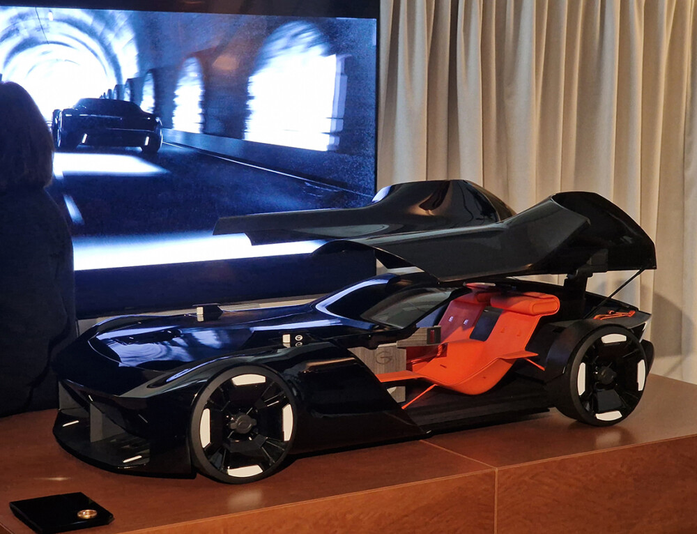 MICHAEL MAUER RACCONTA LA NUOVA PORSCHE VISION 357 SPEEDSTER (VIDEO ...